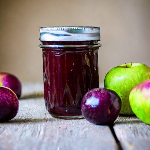 Damson Plum Pie Recipe - YouEatPlants.com